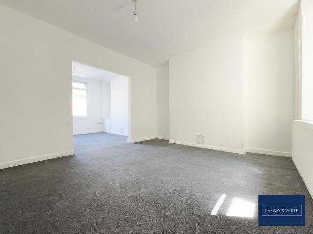 4 bedroom terraced house to rent