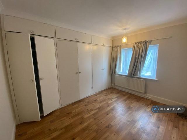 4 bedroom terraced house to rent