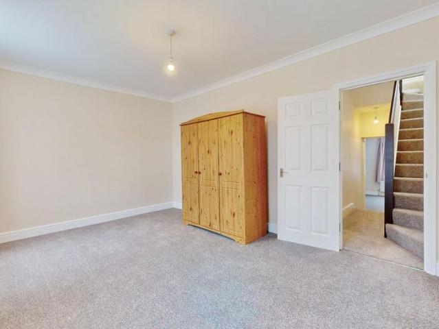 4 bedroom terraced house to rent