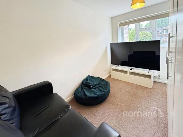 4 bedroom terraced house to rent