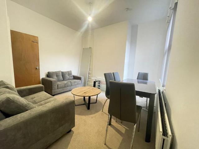 4 bedroom terraced house to rent
