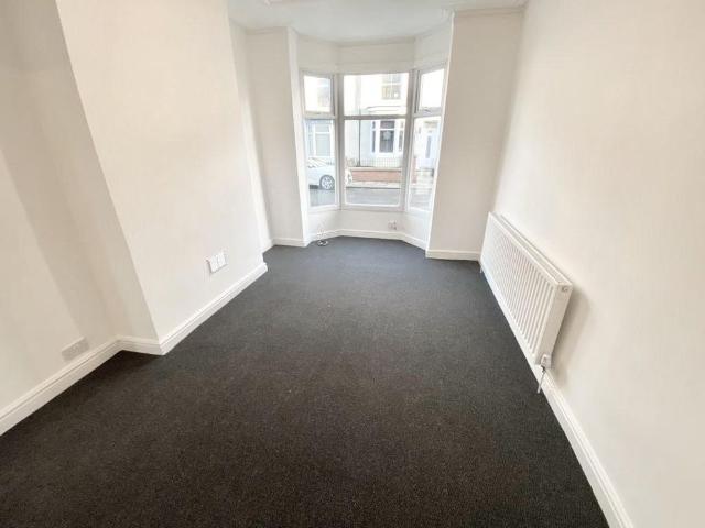 4 bedroom terraced house to rent