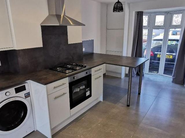 4 bedroom terraced house to rent