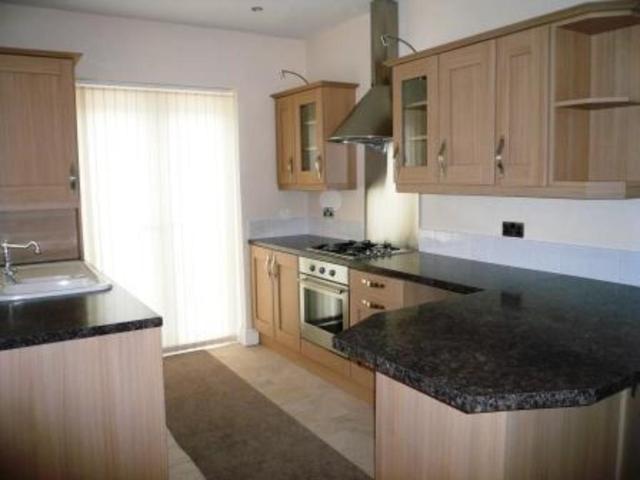 4 bedroom terraced house to rent