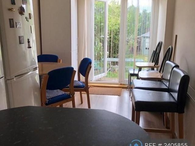 4 bedroom terraced house to rent