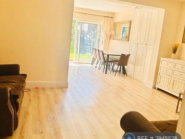 4 bedroom terraced house to rent