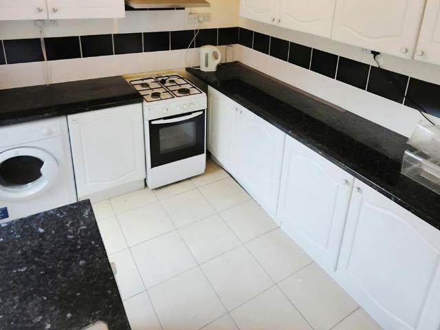 4 bedroom terraced house to rent