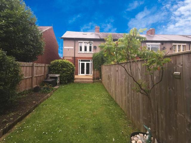 4 bedroom terraced house to rent