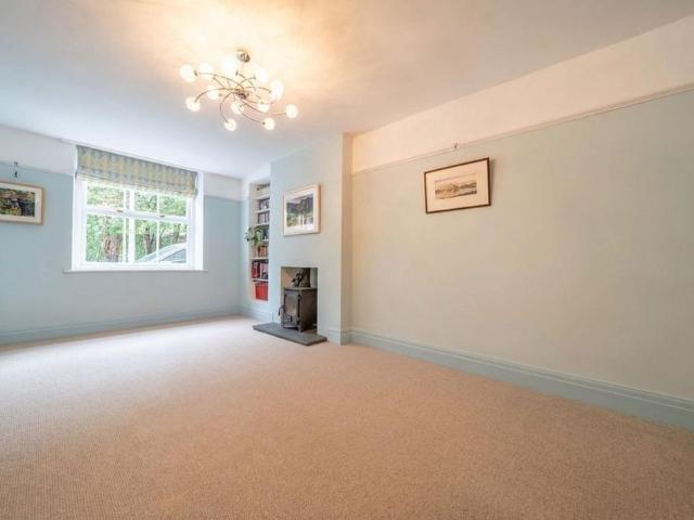 4 bedroom terraced house to rent
