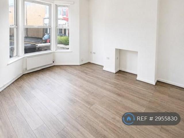 4 bedroom terraced house to rent