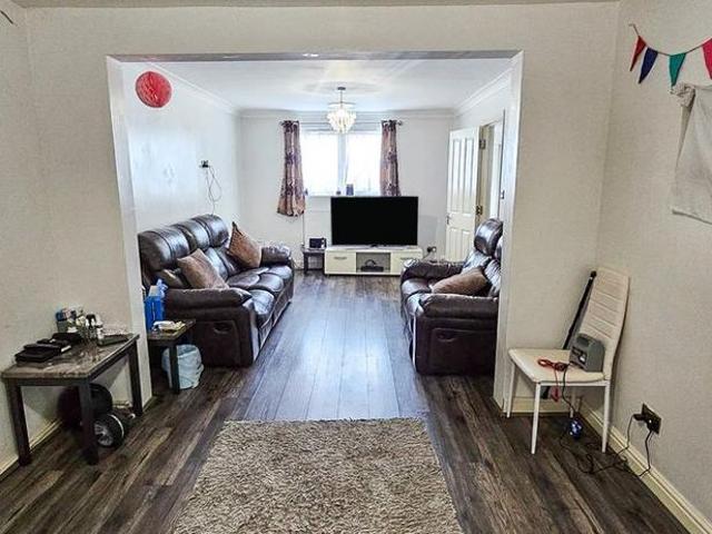 4 bedroom terraced house to rent