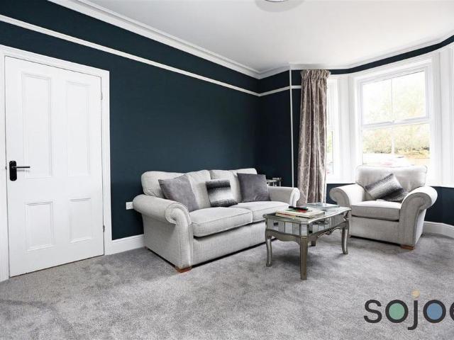4 bedroom terraced house to rent