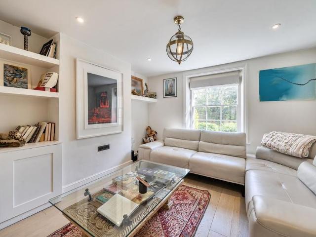 4 bedroom terraced house to rent