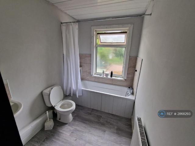 4 bedroom terraced house to rent