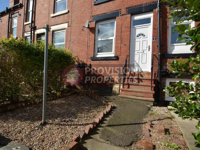 4 bedroom terraced house to rent