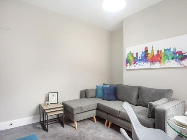 4 bedroom terraced house to rent