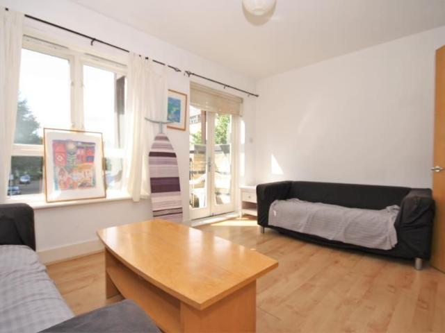 4 bedroom terraced house to rent