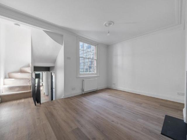 4 bedroom terraced house to rent