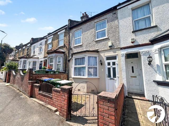 4 bedroom terraced house to rent