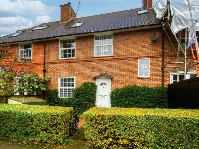 4 bedroom terraced house to rent