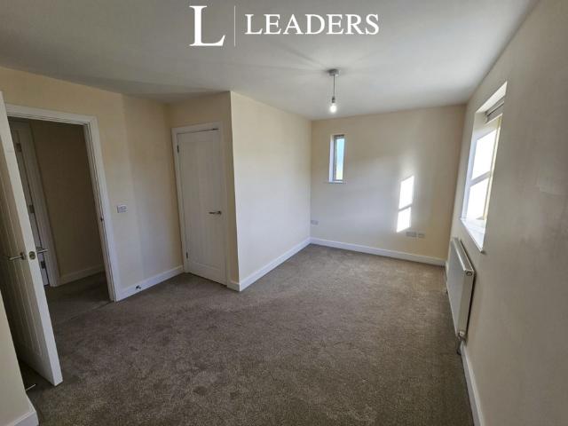 4 bedroom terraced house to rent