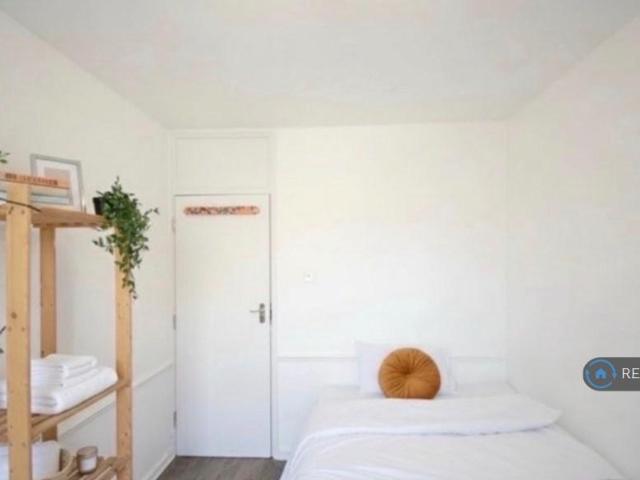 4 bedroom terraced house to rent