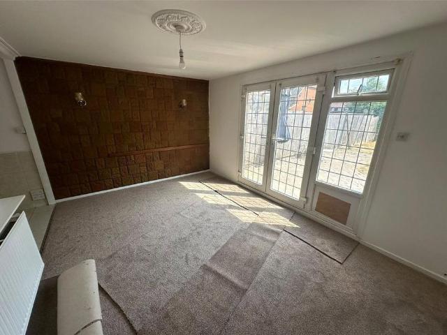 4 bedroom terraced house to rent