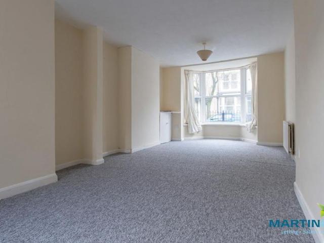 4 bedroom terraced house to rent