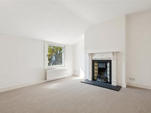 4 bedroom terraced house to rent