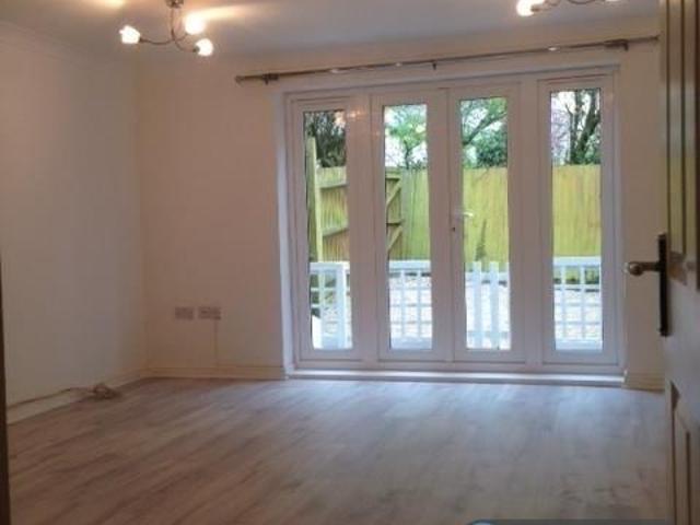 4 bedroom terraced house to rent