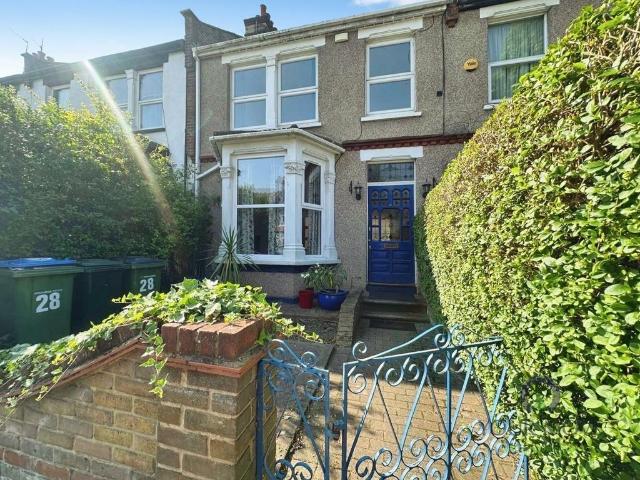 4 bedroom terraced house to rent