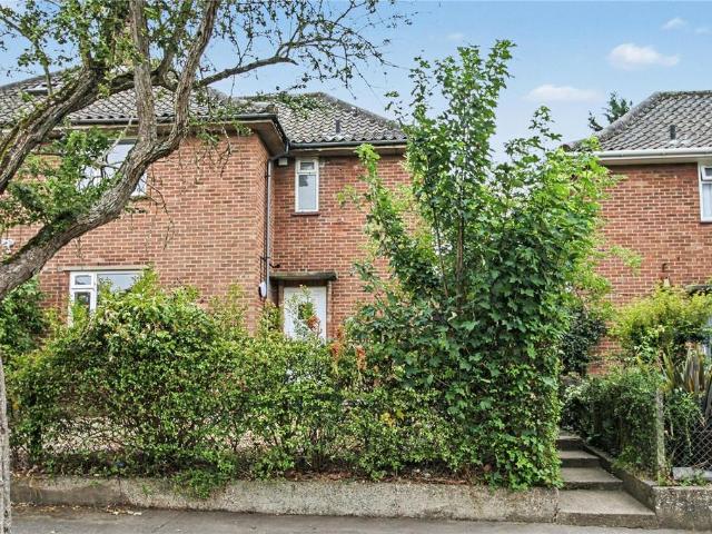 4 bedroom terraced house to rent