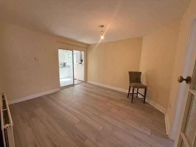 4 bedroom terraced house to rent