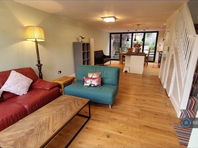 4 bedroom terraced house to rent