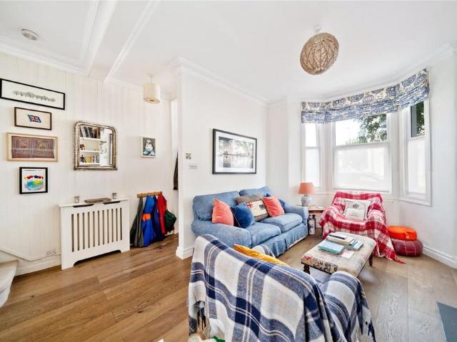4 bedroom terraced house to rent
