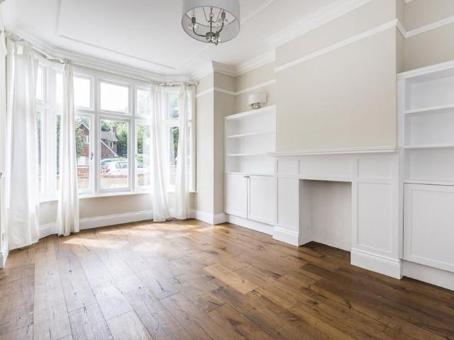 4 bedroom terraced house to rent