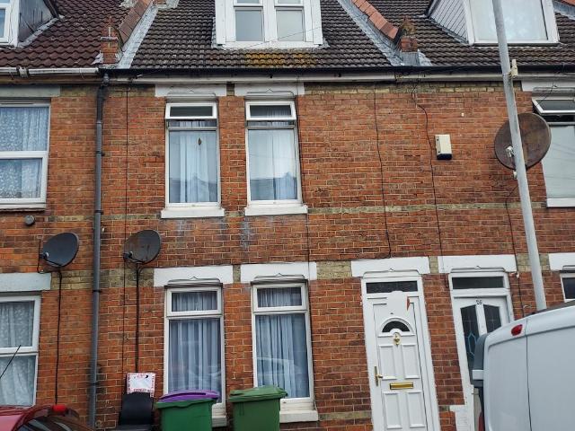 4 bedroom terraced house to rent