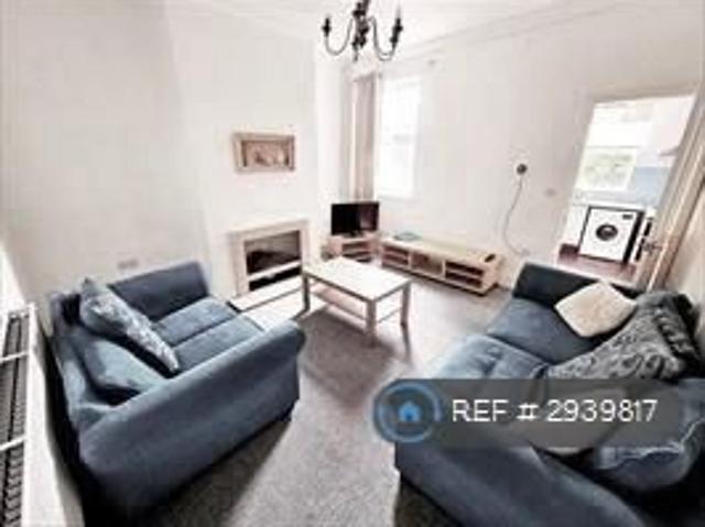 4 bedroom terraced house to rent