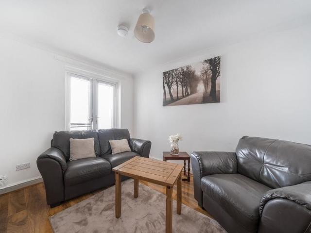 4 bedroom terraced house to rent