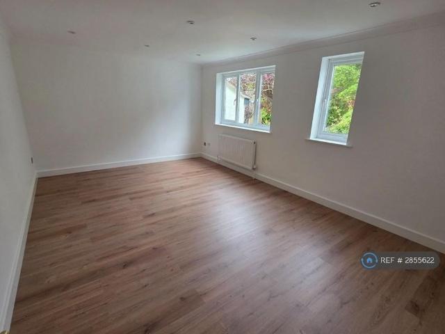 4 bedroom terraced house to rent