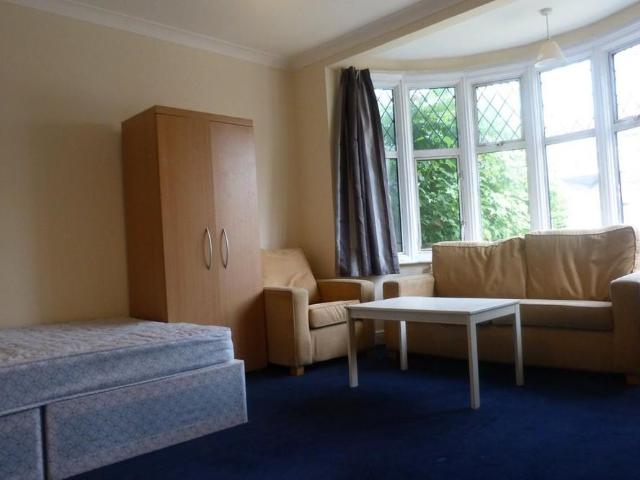 4 bedroom terraced house to rent