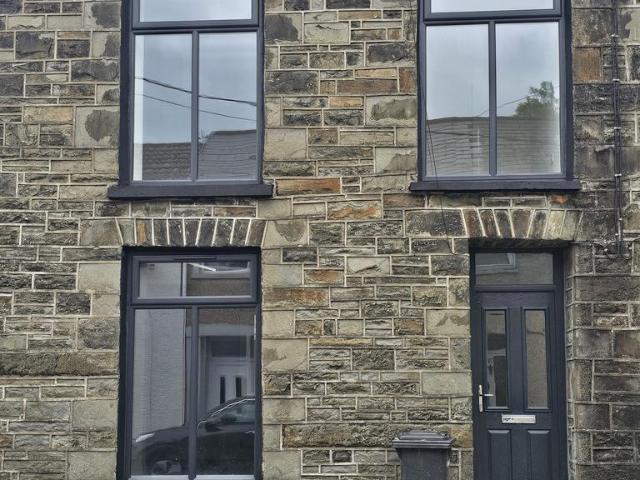 4 bedroom terraced house to rent