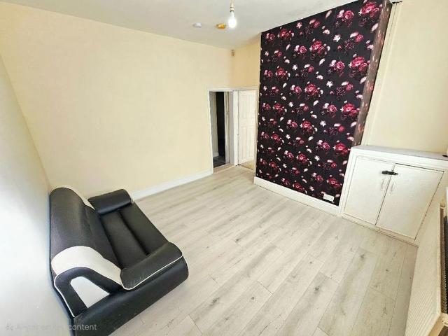 4 bedroom terraced house to rent