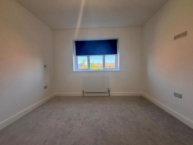 4 bedroom terraced house to rent