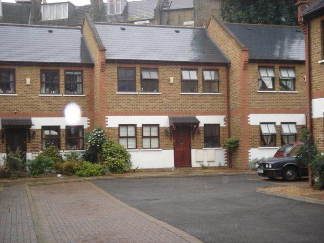 4 bedroom terraced house to rent