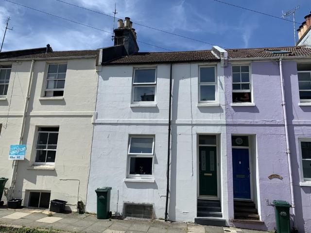 4 bedroom terraced house to rent