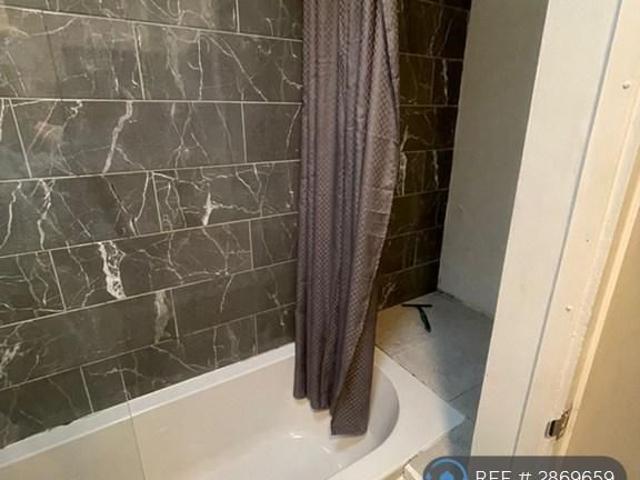 4 bedroom terraced house to rent