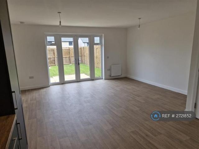 4 bedroom terraced house to rent