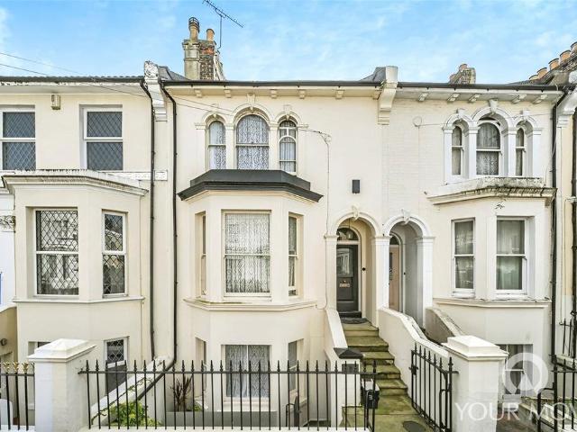 4 bedroom terraced house to rent