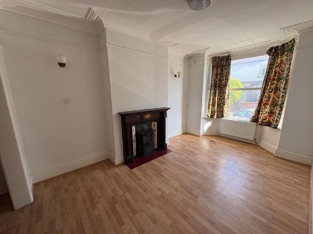 4 bedroom terraced house to rent
